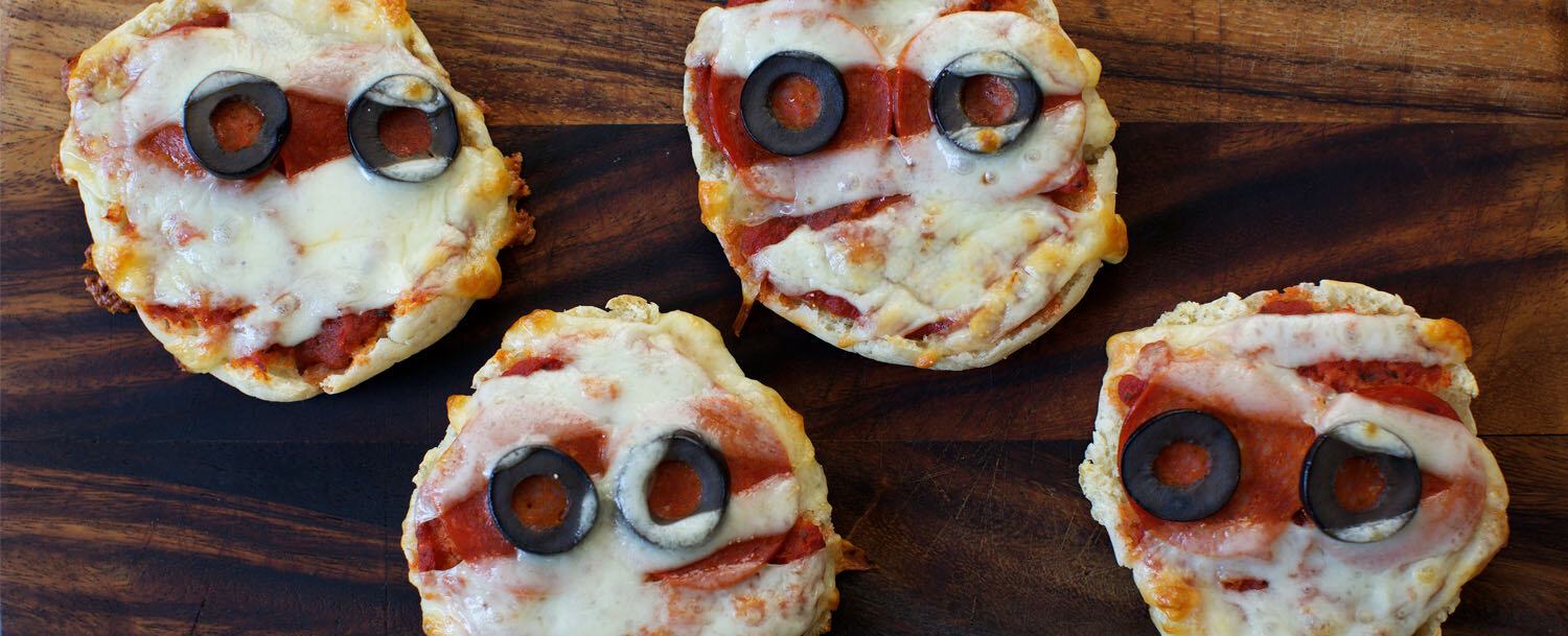 Recipes - Mini Mummy Pizzas - Applegate